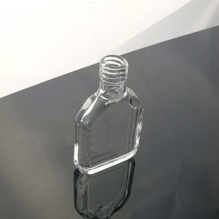 QT071, Custom Quartz Glass Bottle / Cuvette With Screw Thread Cap | QT071